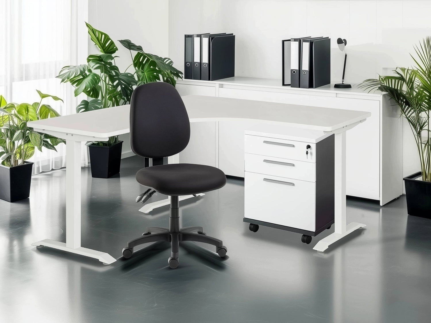 Amplify Your Workspace with Amplify Office Desks – Jasper J
